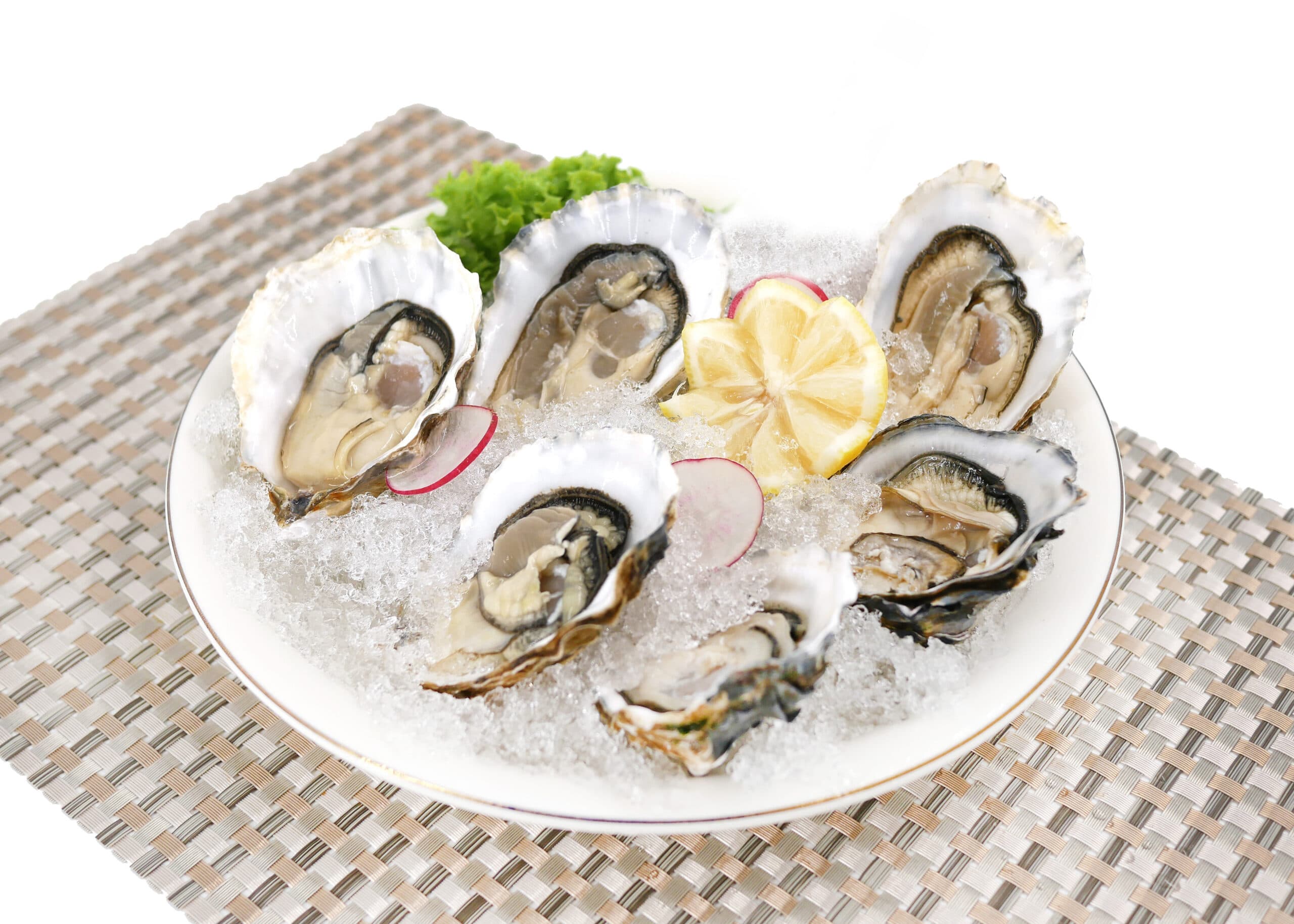 Live_Half_Shell_Oyster_Sashimi_halfdozen-1 | Long Beach Seafood